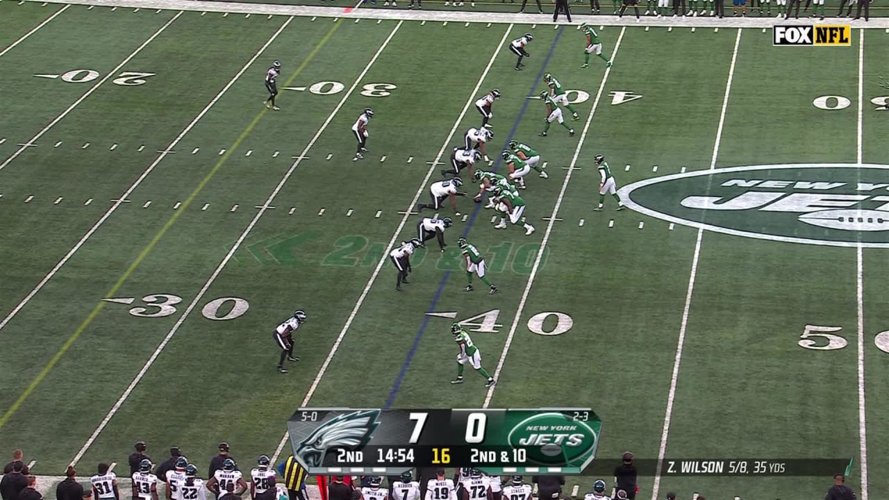 New York Jets quarterback Zach Wilson puts his body on the line with ...