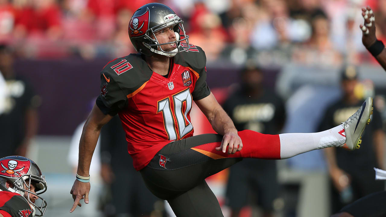 Connor Barth cut after Buccaneers draft kicker