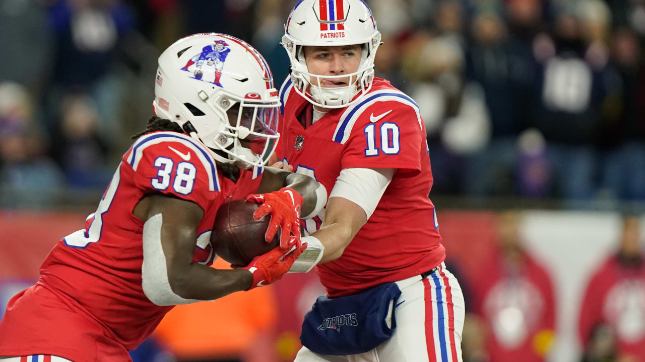 Buffalo Bills swarm New England Patriots running back Rhamondre ...