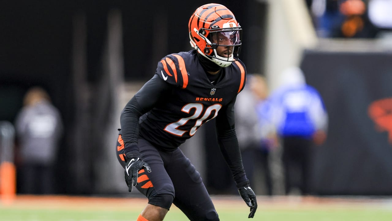 Dolphins signing CB Eli Apple to one-year contract in wake of Jalen ...