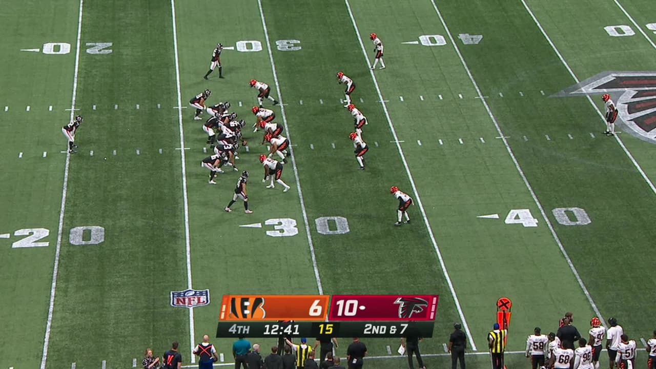 Atlanta Falcons quarterback Taylor Heinicke lofts 26-yard pass over ...
