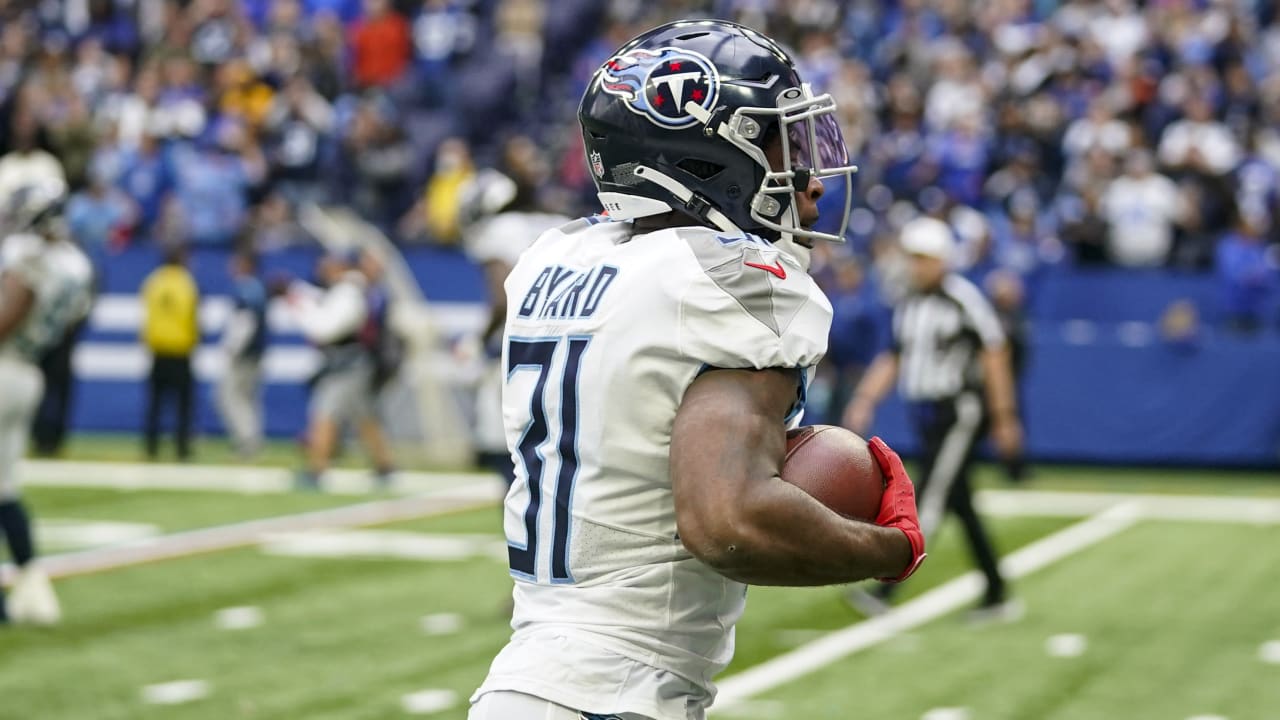 Tennessee Titans safety Kevin Byard jumps route for key INT in OT