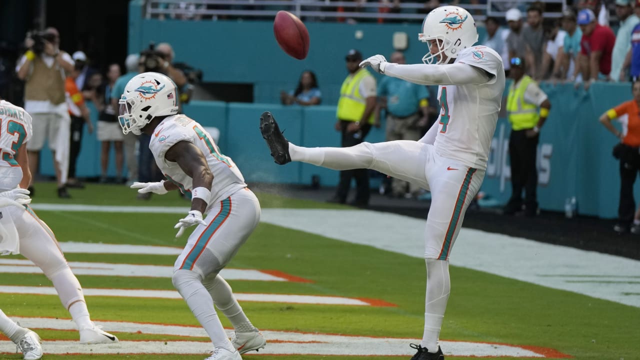 Can't-Miss Play: Miami Dolphins punter Thomas Morstead's punt deflects into teammate's behind ...