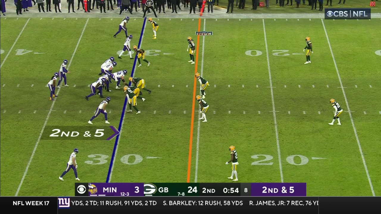Green Bay Packers linebacker Justin Hollins overpowers lineman to reach ...