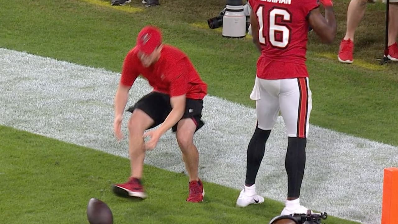 'GMFB' selects the defining image of Week 14