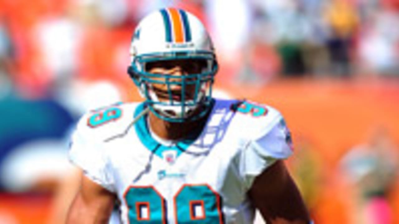 Brother of former Dolphins star Jason Taylor seeks NFL shot