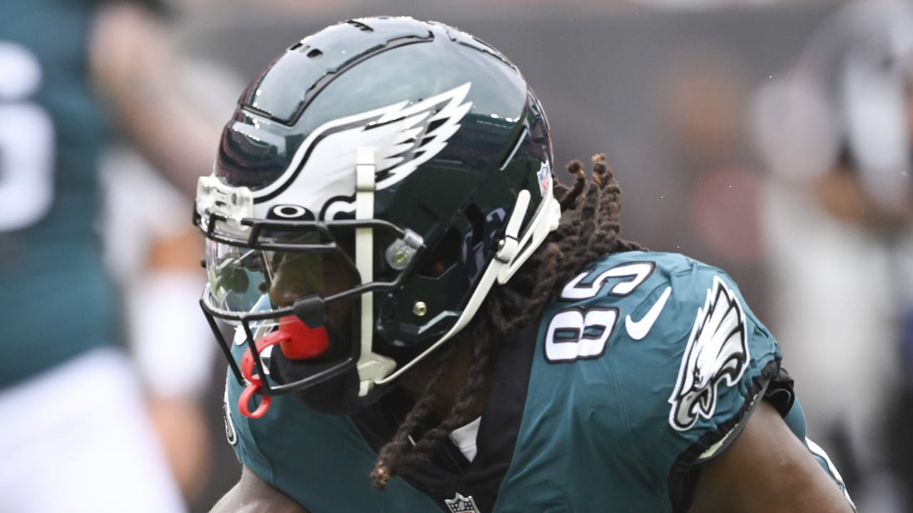 Philadelphia Eagles quarterback Gardner Minshew pinpoints pass to wide ...