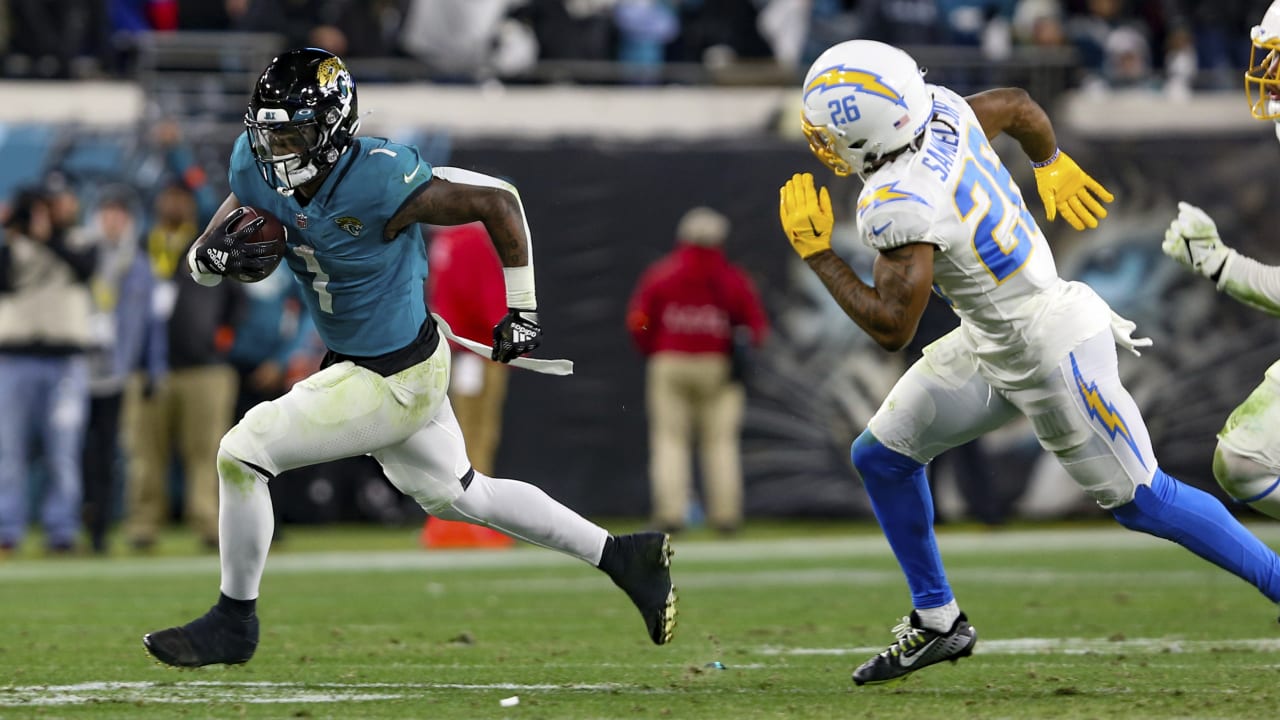 Playoff Moments: Jacksonville Jaguars running back Travis Etienne