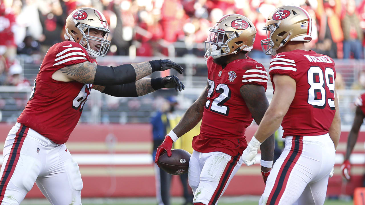 San Francisco 49ers running back Jeff Wilson Jr.'s 5-yard touchdown run extends the 49ers' lead ...