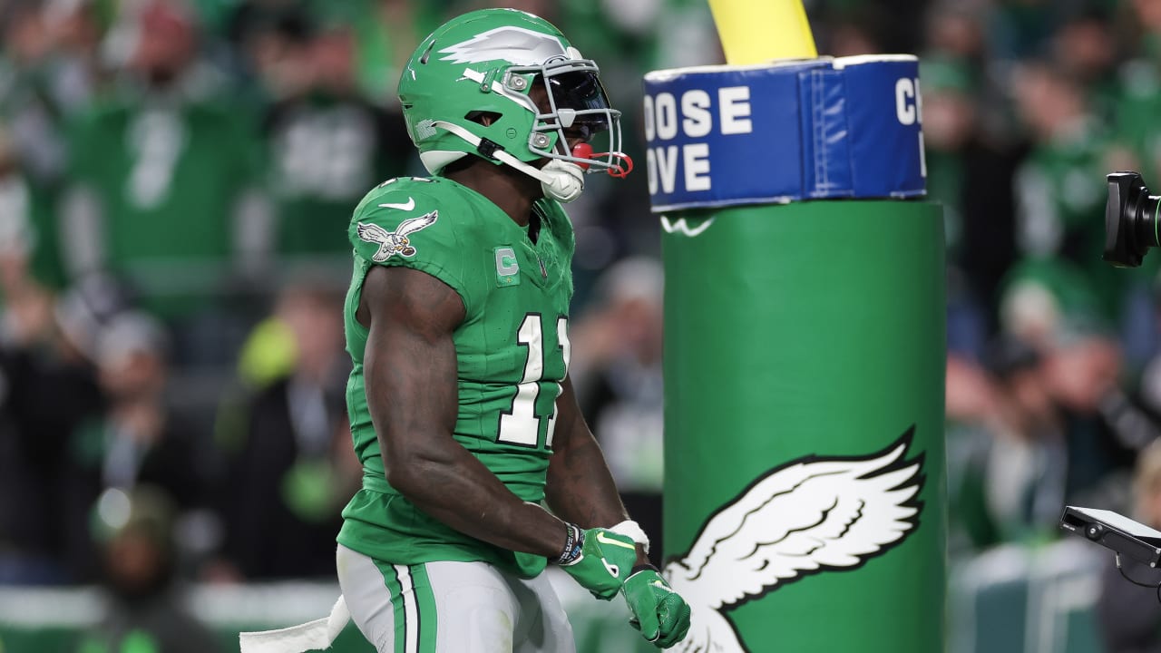 Ravens QB Lamar Jackson, Eagles WR A.J. Brown highlight Players of the Week