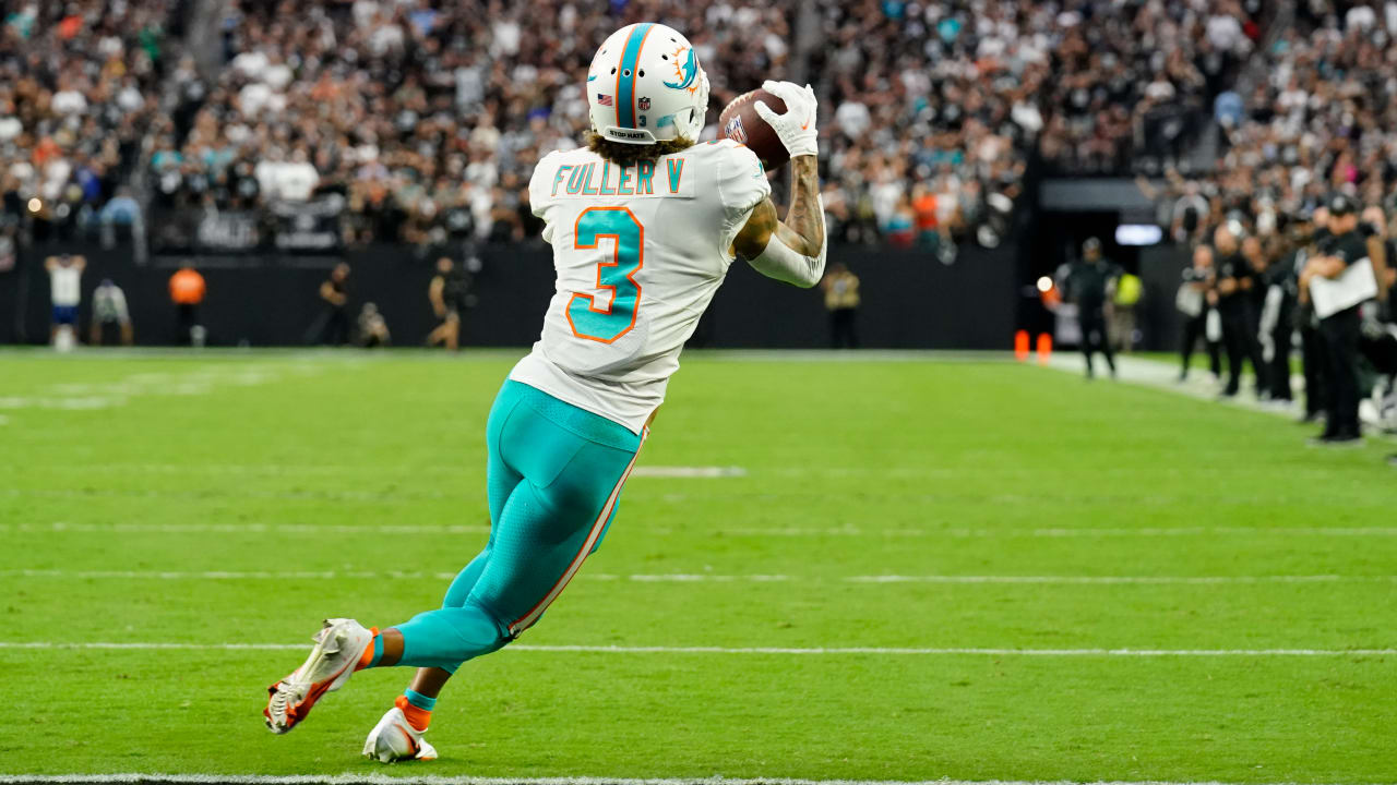 Miami Dolphins wide receiver Will Fuller beats Las Vegas Raiders ...