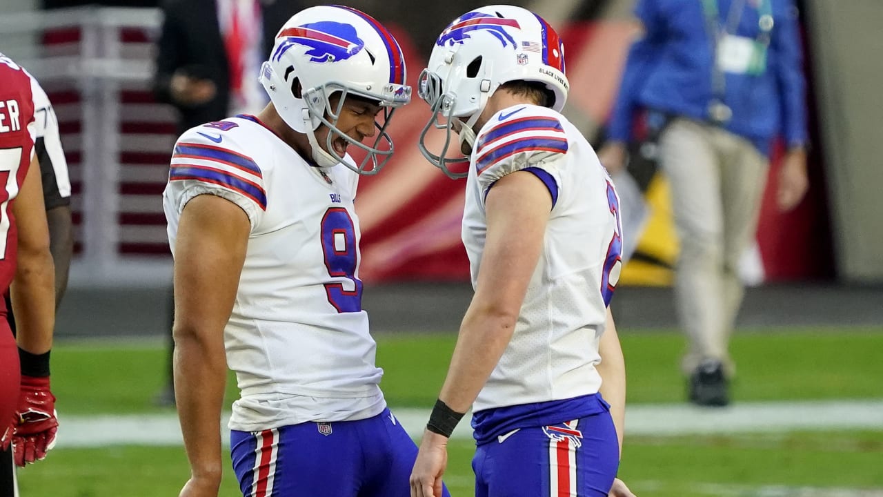 Buffalo Bills kicker Tyler Bass drills 55-yard field goal with ease