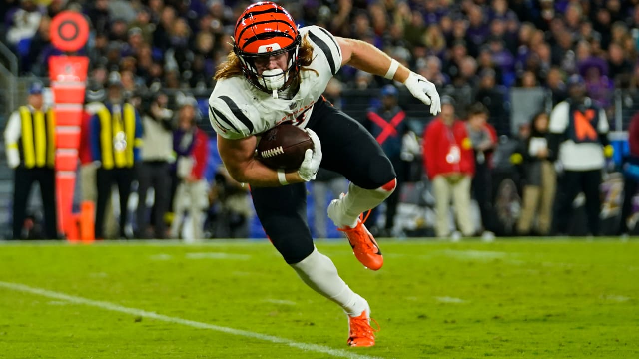 Can't-Miss Play: Cincinnati Bengals tight end Hayden Hurst burns his ...