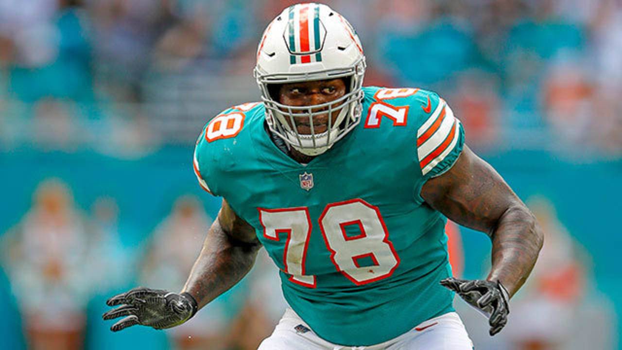 Move the Sticks: Miami Dolphins offensive tackle Laremy Tunsil is one ...
