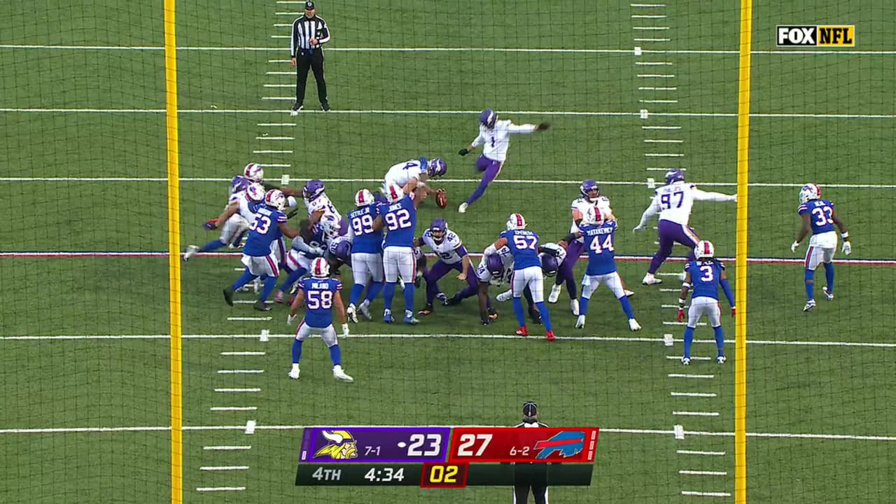 Minnesota Vikings kicker Greg Joseph misses critical extra point in fourth
