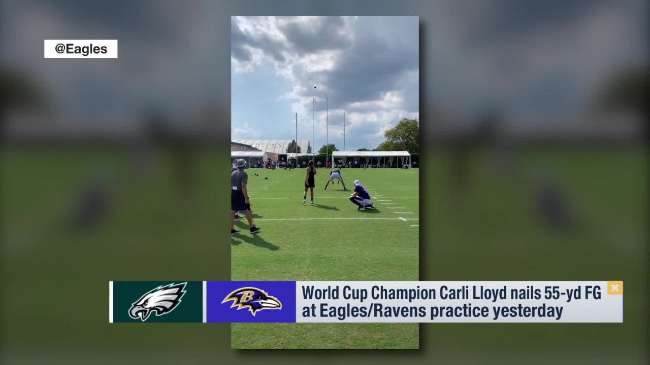 Carli Lloyd breaks down her 55-yard field goal at Eagles practice