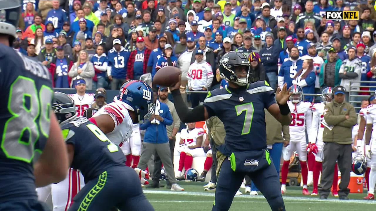 Seattle Seahawks quarterback Geno Smith locates wide-open wide receiver ...