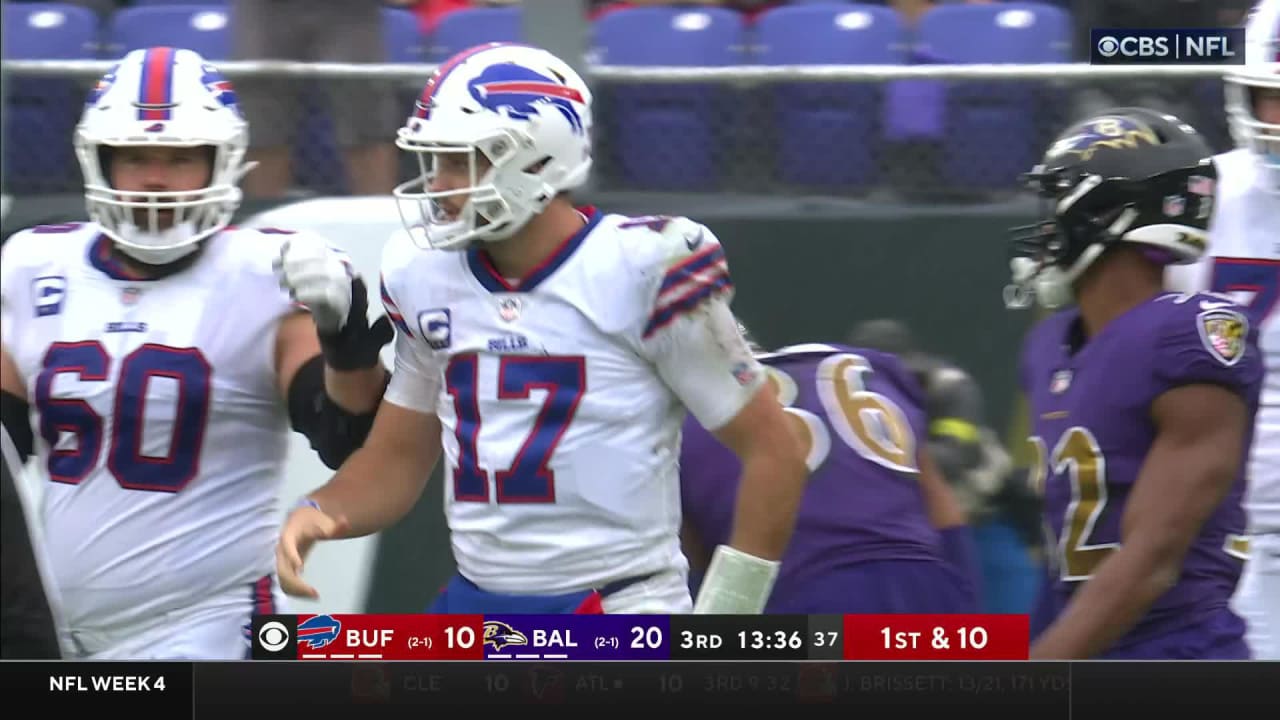 Buffalo Bills quarterback Josh Allen carves up 20-yards on QB scramble