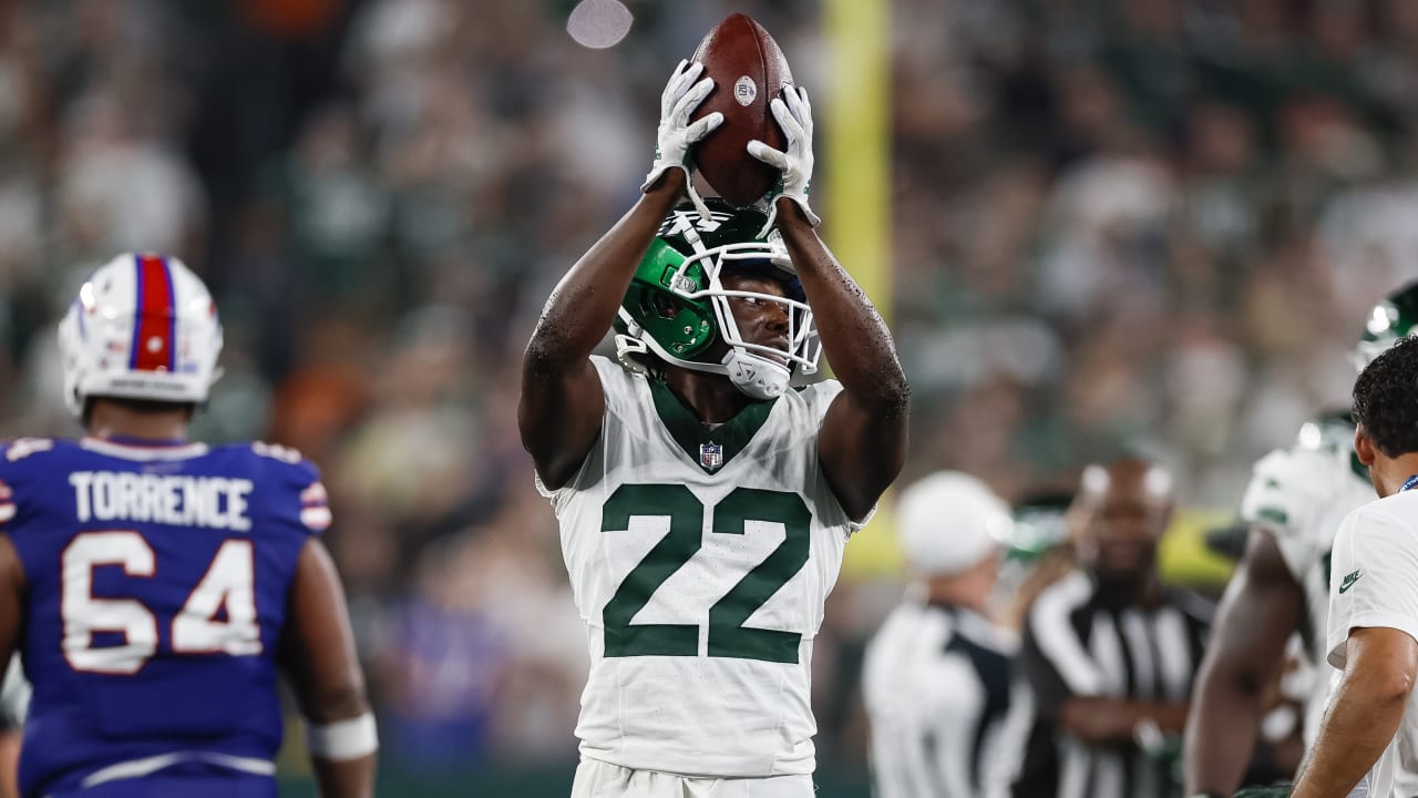 Buffalo Bills quarterback Josh Allen's fumble ignites MetLife crowd ...