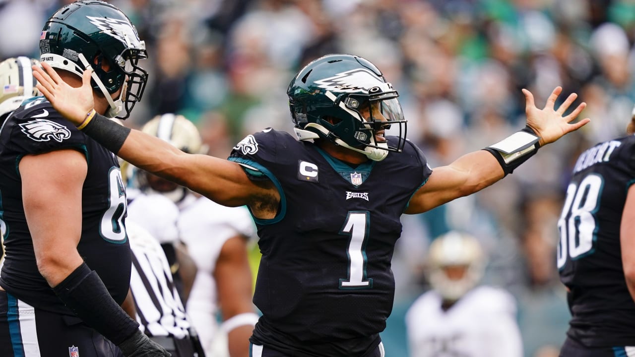 Philadelphia Eagles quarterback Jalen Hurts muscles his way in for TD