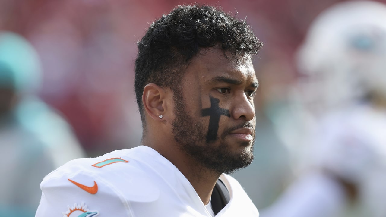 Dolphins QB Tua Tagovailoa in concussion protocol after showing symptoms on Monday