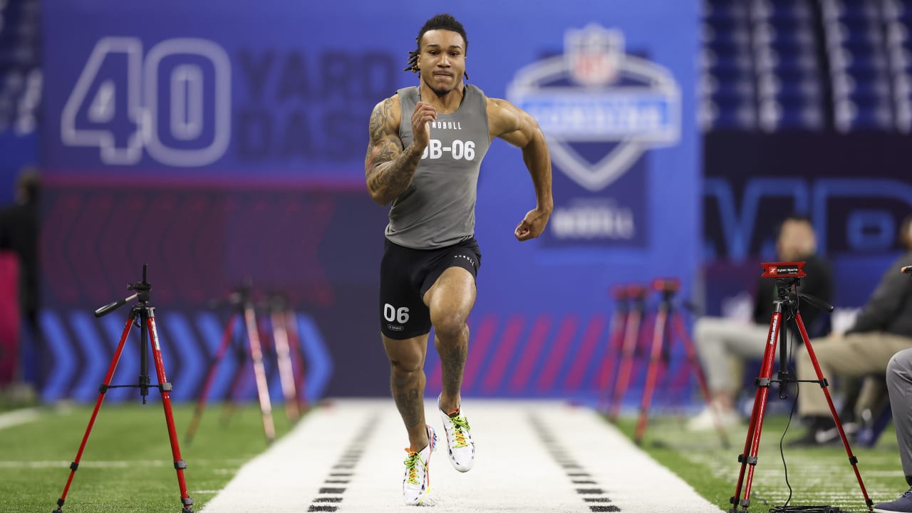 Cornerback Brian Branch runs official 4.58 second 40-yard dash at 2023 ...