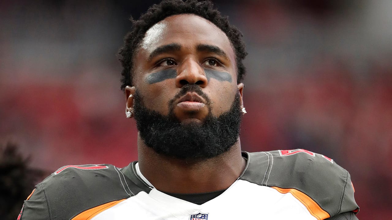 Lions release Robert Ayers one day after signing DE