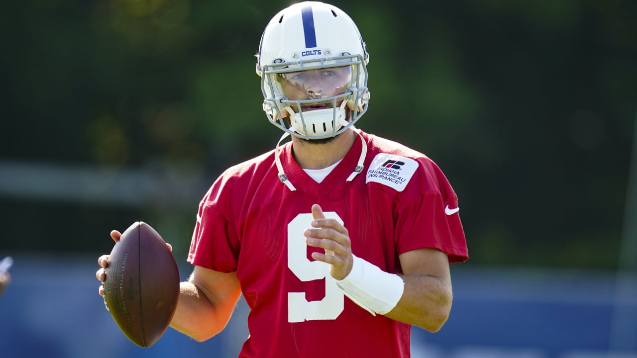 Training Camp Buzz: Colts giving second-year QB Jacob Eason a closer ...