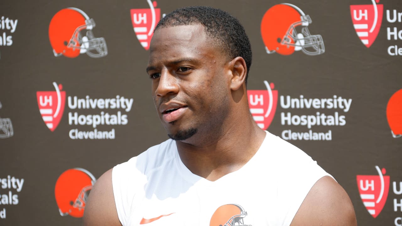 Browns' Nick Chubb on running back market: Right now, 'there's really ...