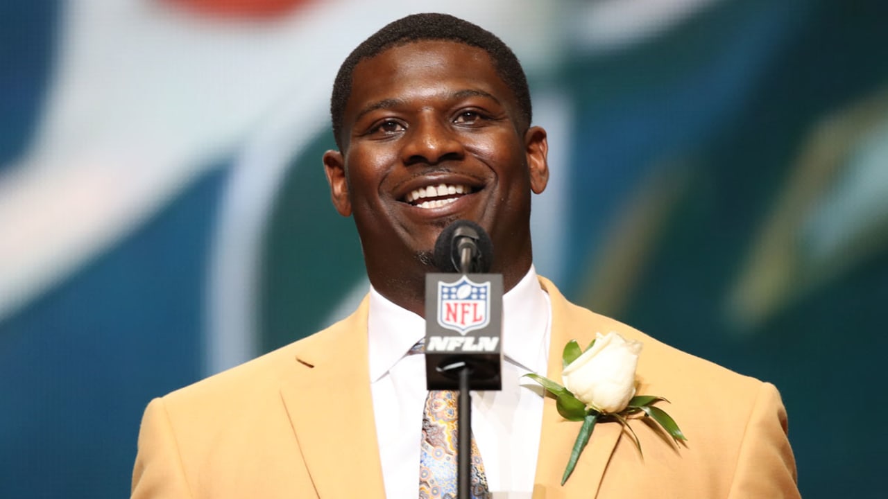 Hall of Fame recap: L.T. inspires with American story
