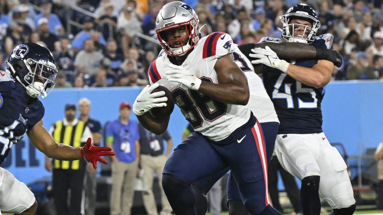New England Patriots running back Kevin Harris finds hole for 5-yard TD run