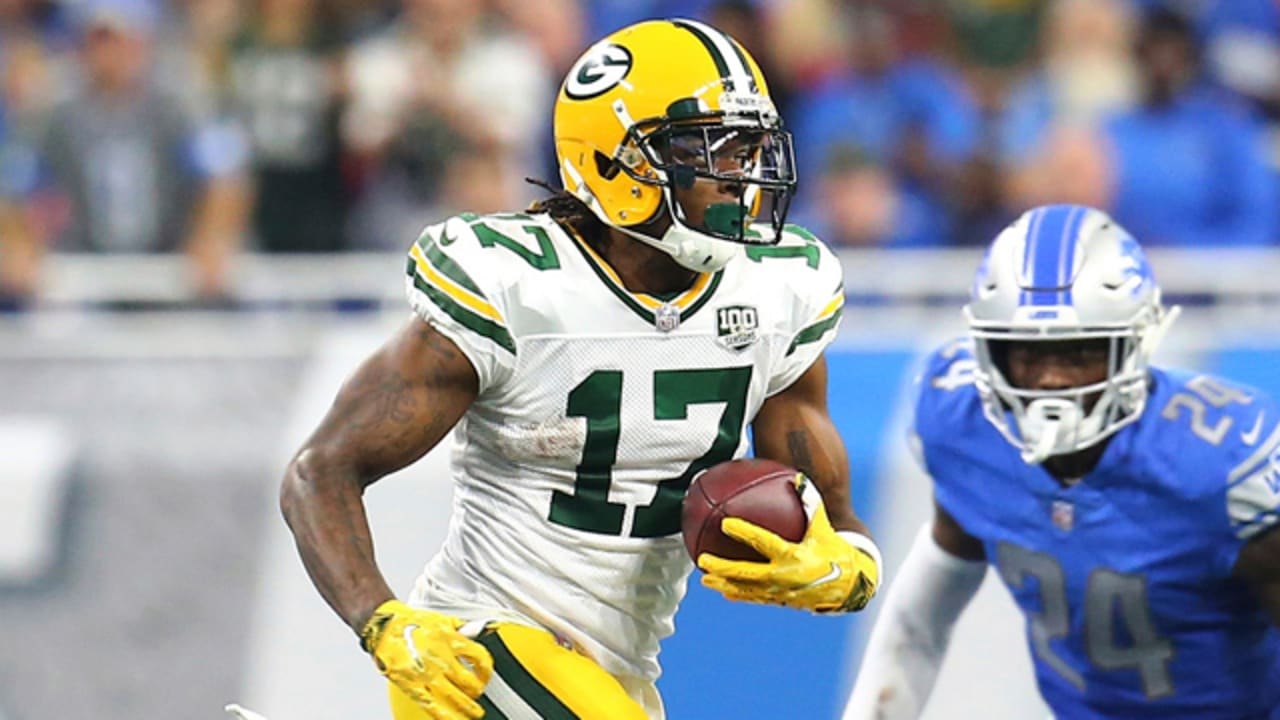 Davante Adams runs a perfect route to be open for 12-yard TD