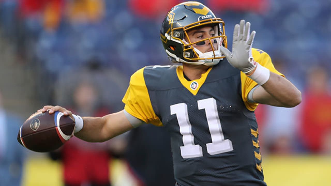 Mike Bercovici throws dime to Marcus Baugh for 35-yard gain