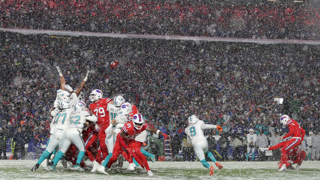 Buffalo Bills players clear snow for kicker Tyler Bass' game-winning FG ...