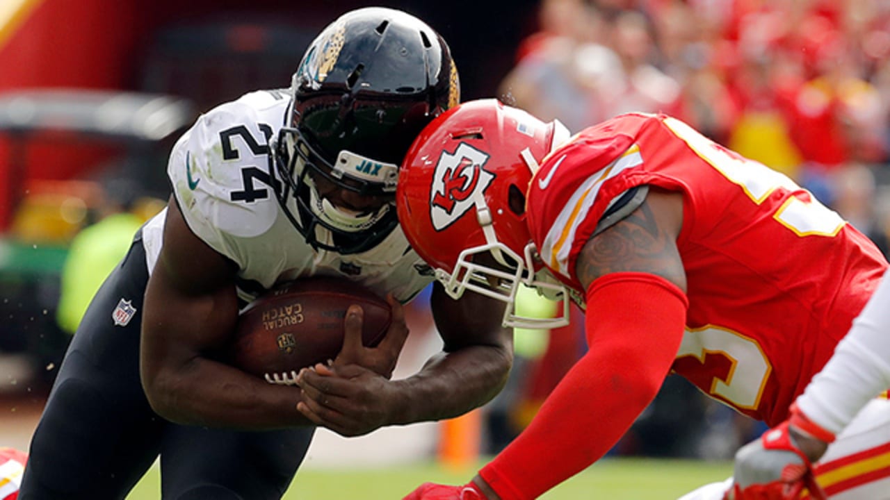 Anthony Hitchens stops Yeldon in his tracks for loss