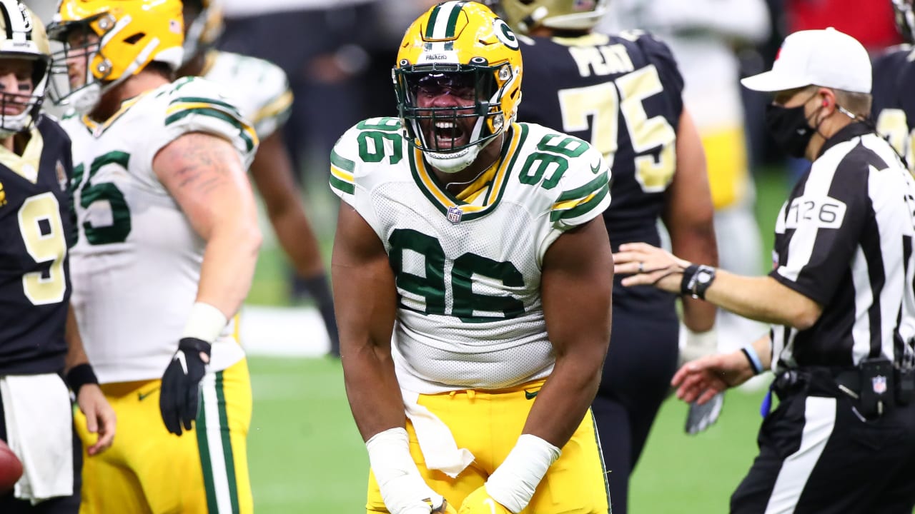 Green Bay Packers defensive end Kingsley Keke swarms New Orleans Saints ...
