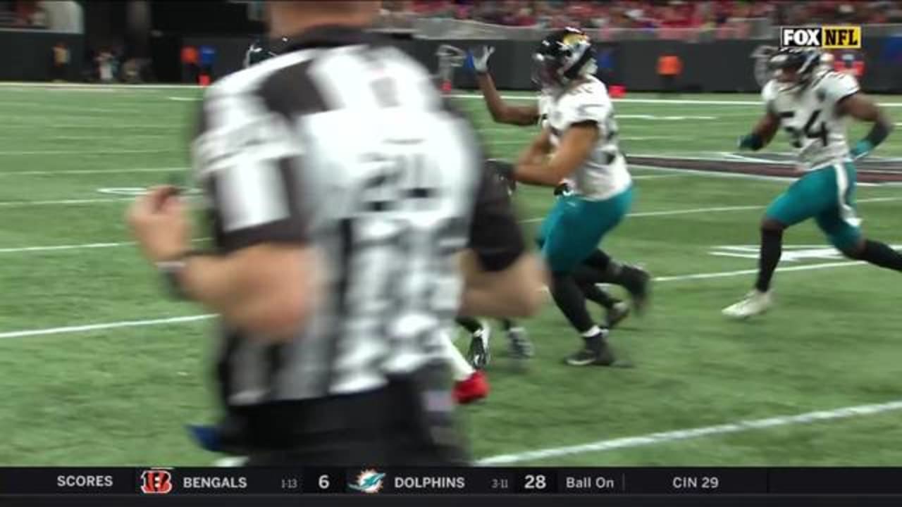 Julio Jones shakes free for 32-yard catch and run