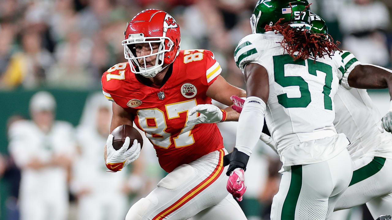 Kansas City Chiefs tight end Travis Kelce finds blank space in middle of the field for 13-yard ...