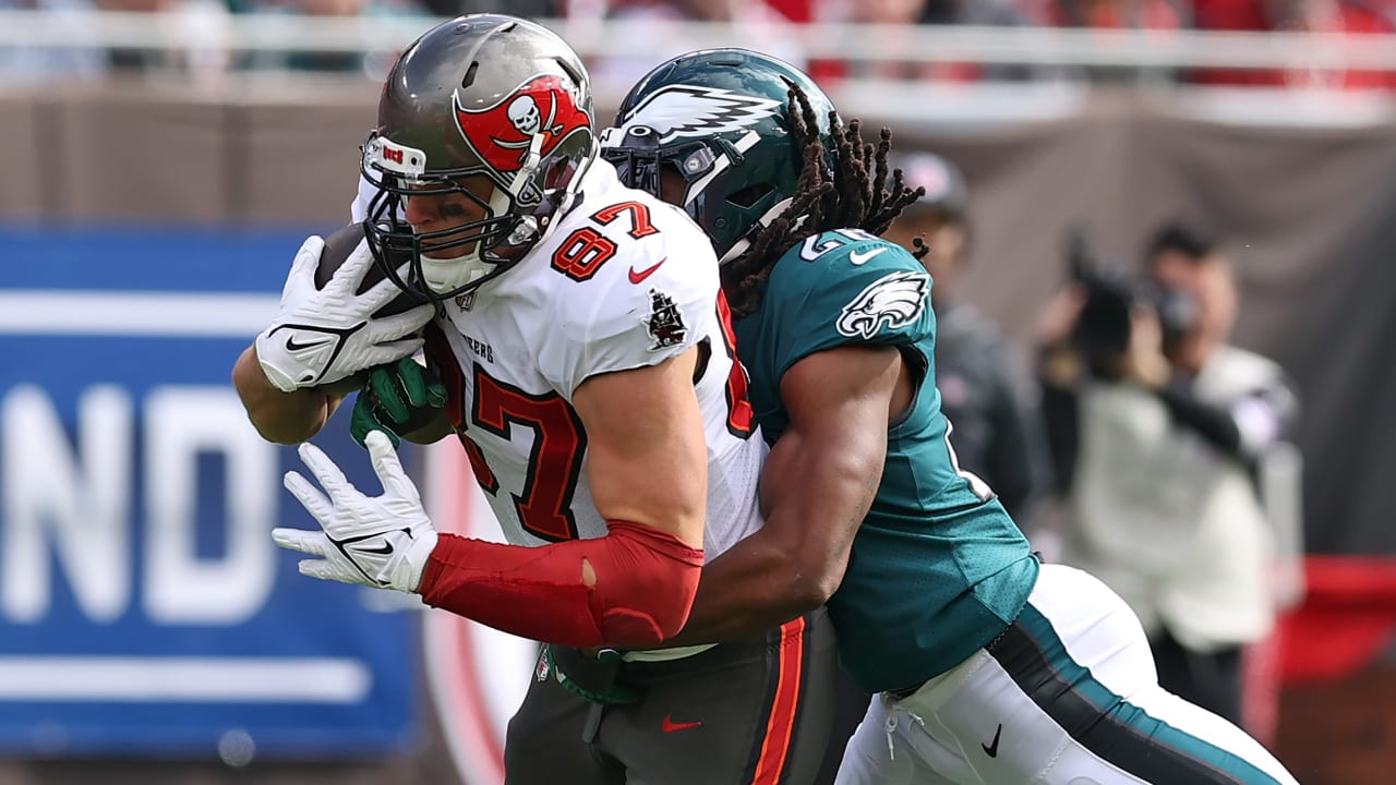 Tampa Bay Buccaneers tight end Rob Gronkowski's first catch nets a 13 ...