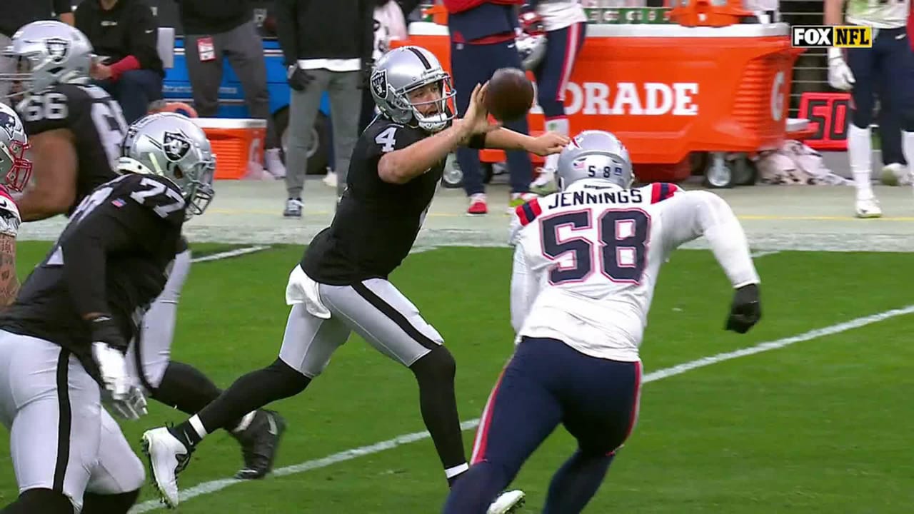 Las Vegas Raiders quarterback Derek Carr buys time for an improvised ...