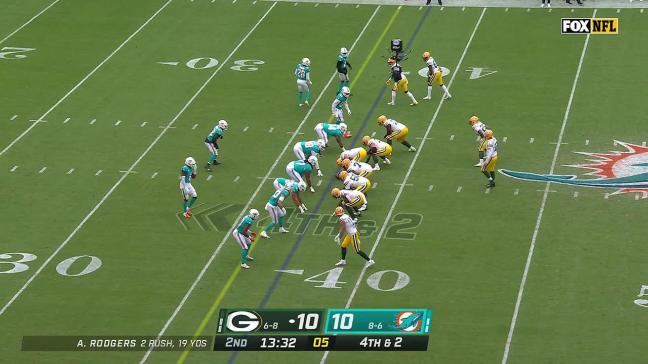 Green Bay Packers quarterback Aaron Rodgers overthrows wide receiver ...