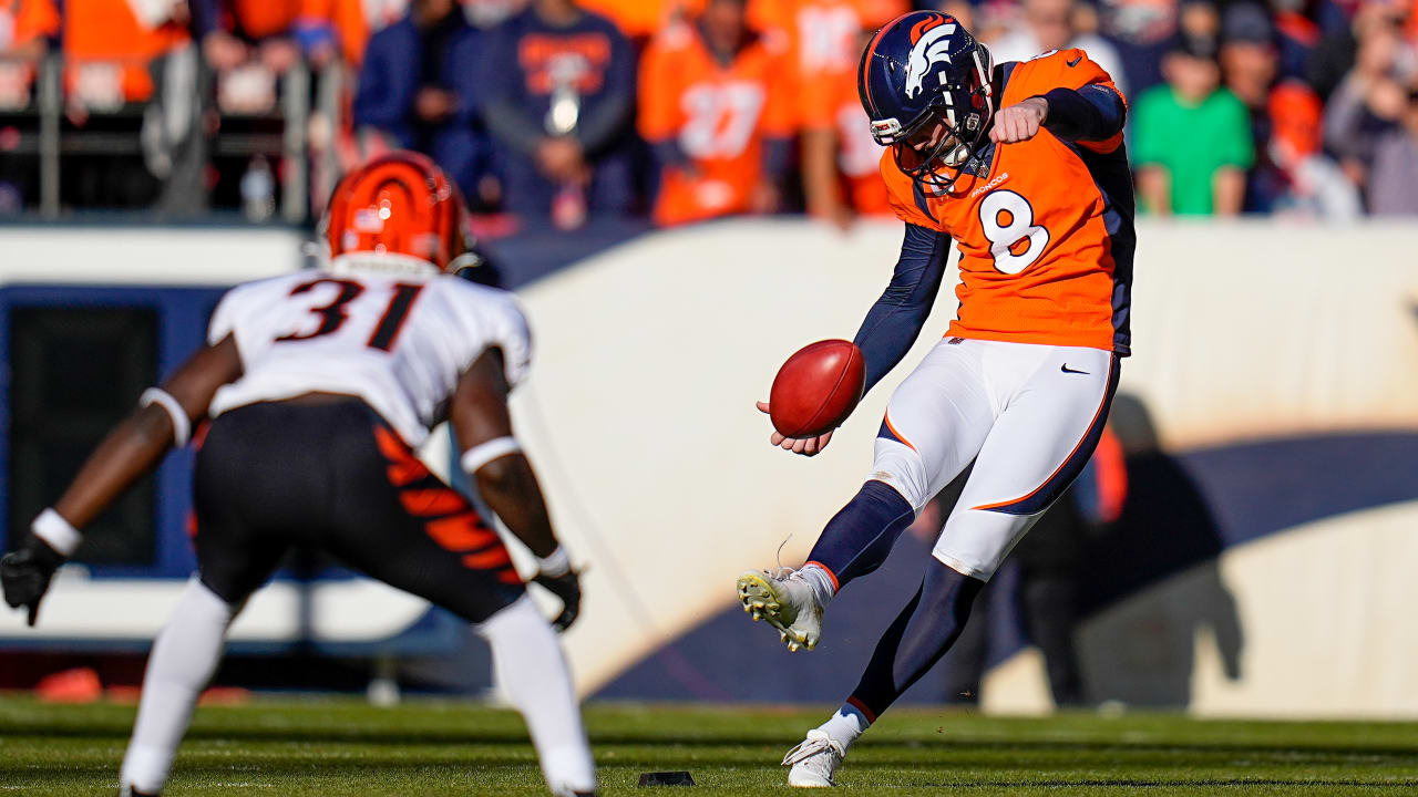 Denver Broncos kicker Brandon McManus drills 54-yard field goal