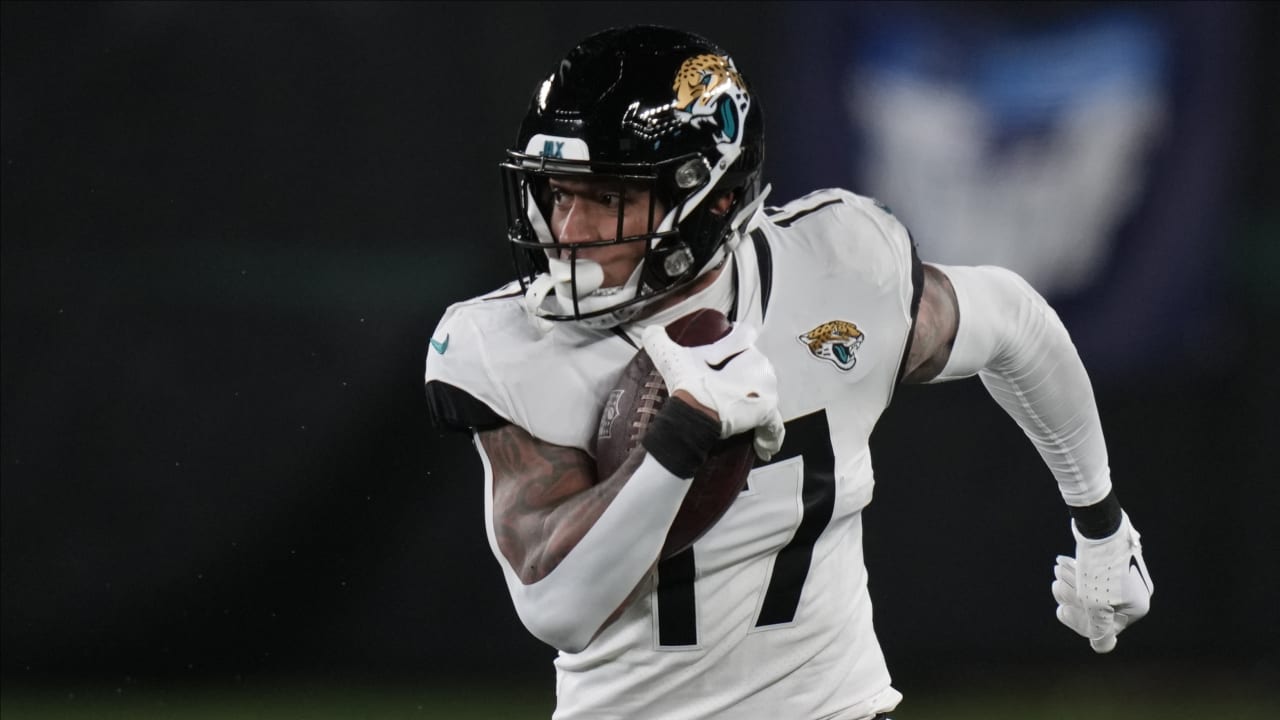 Jacksonville Jaguars tight end Evan Engram takes play-action dump pass ...