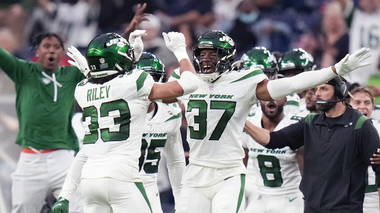 New York Jets cornerback Bryce Hall comes up big with fourth down PBU