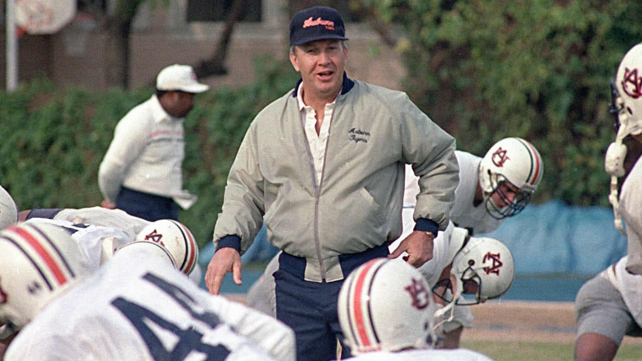 Former Auburn football coach Pat Dye dies at 80