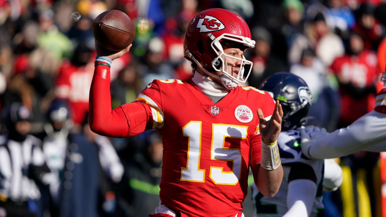 Can't-Miss Play: Kansas City Chiefs quarterback Patrick Mahomes goes ...