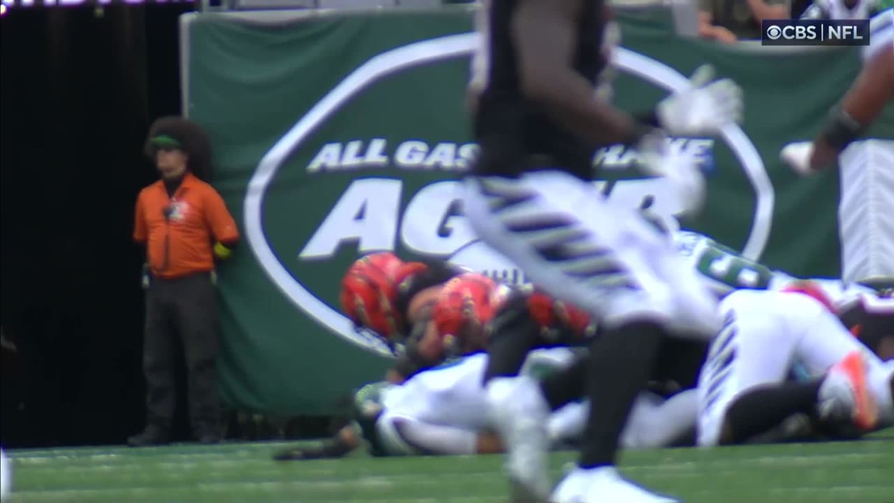 Cincinnati Bengals defensive end Trey Hendrickson flies off the edge ...