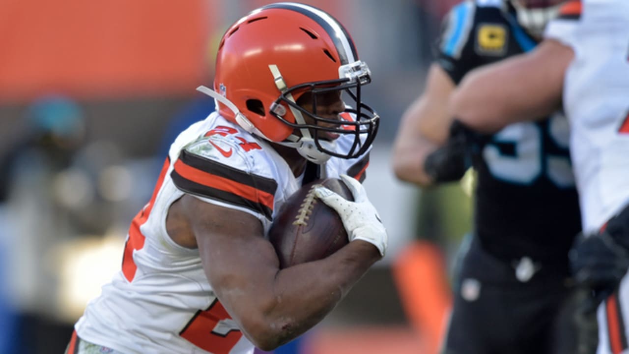 Nick Chubb drives through defense for TD