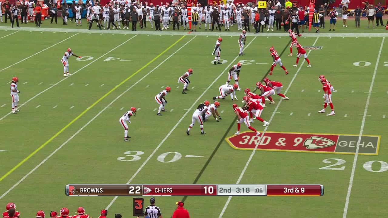 Kansas City Chiefs quarterback Blaine Gabbert makes veteran throw for ...