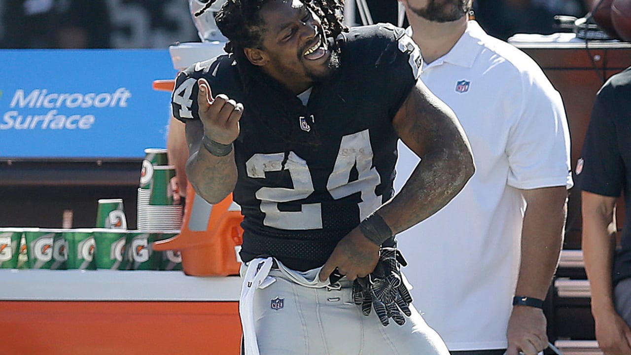 Beast Mode dances during Raiders' blowout victory